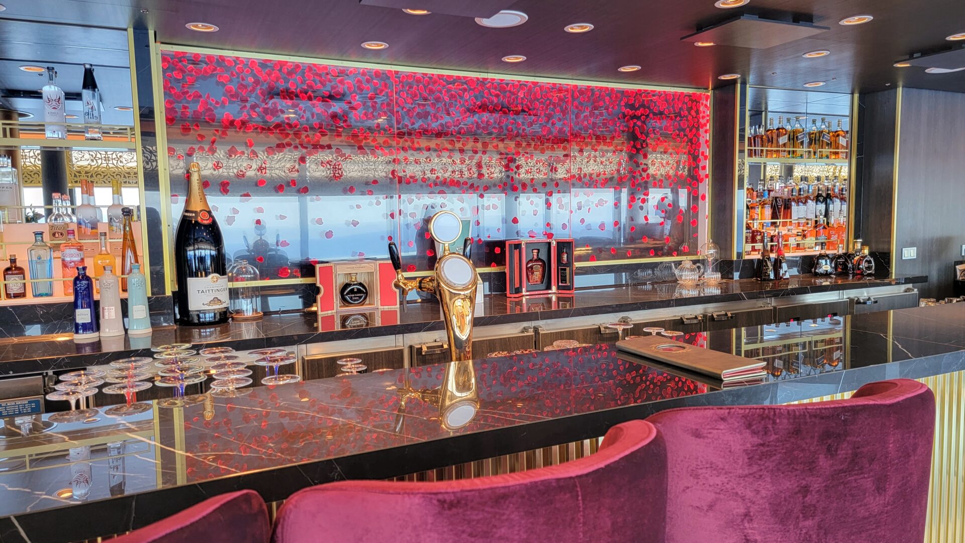 The-Rose-Lounge – Living By Disney